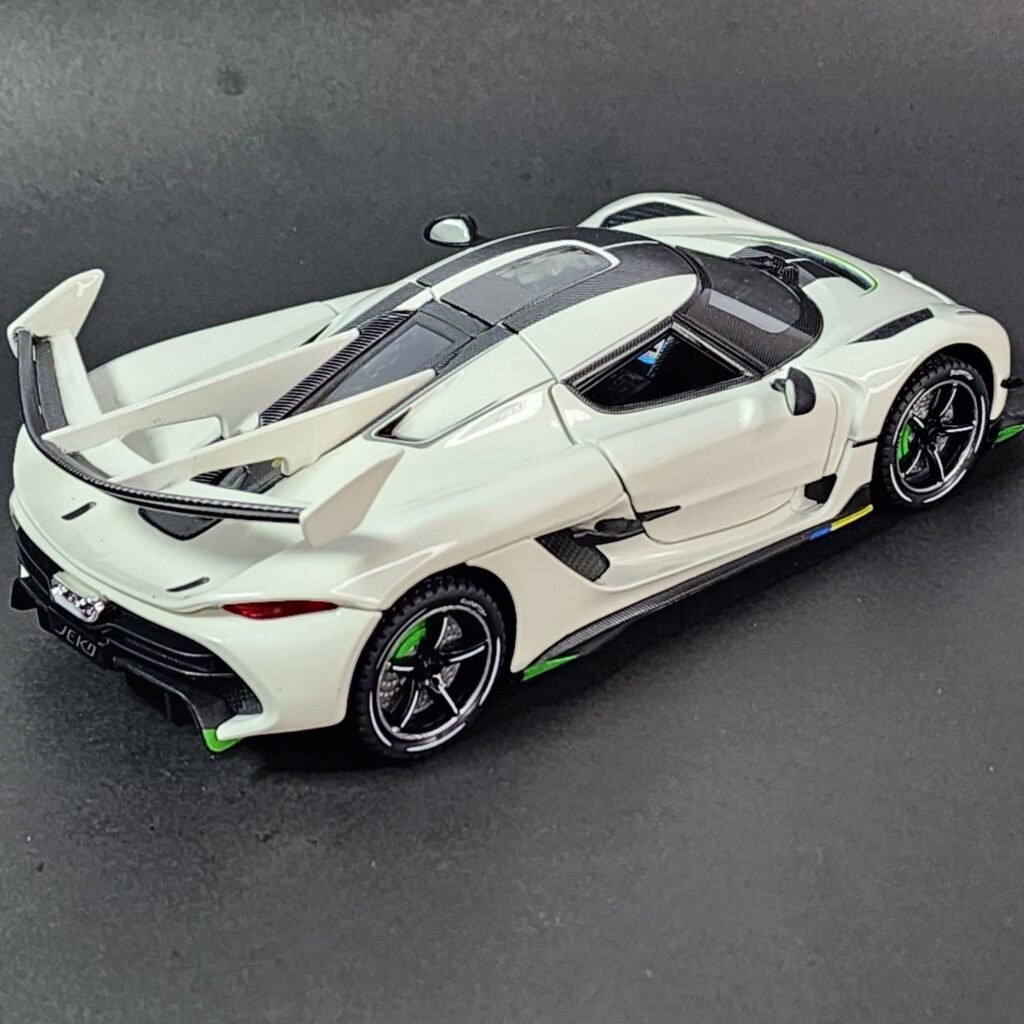 Koenigsegg Jesko Style Die-Cast Model (1:24) with Open Doors, Lights ...